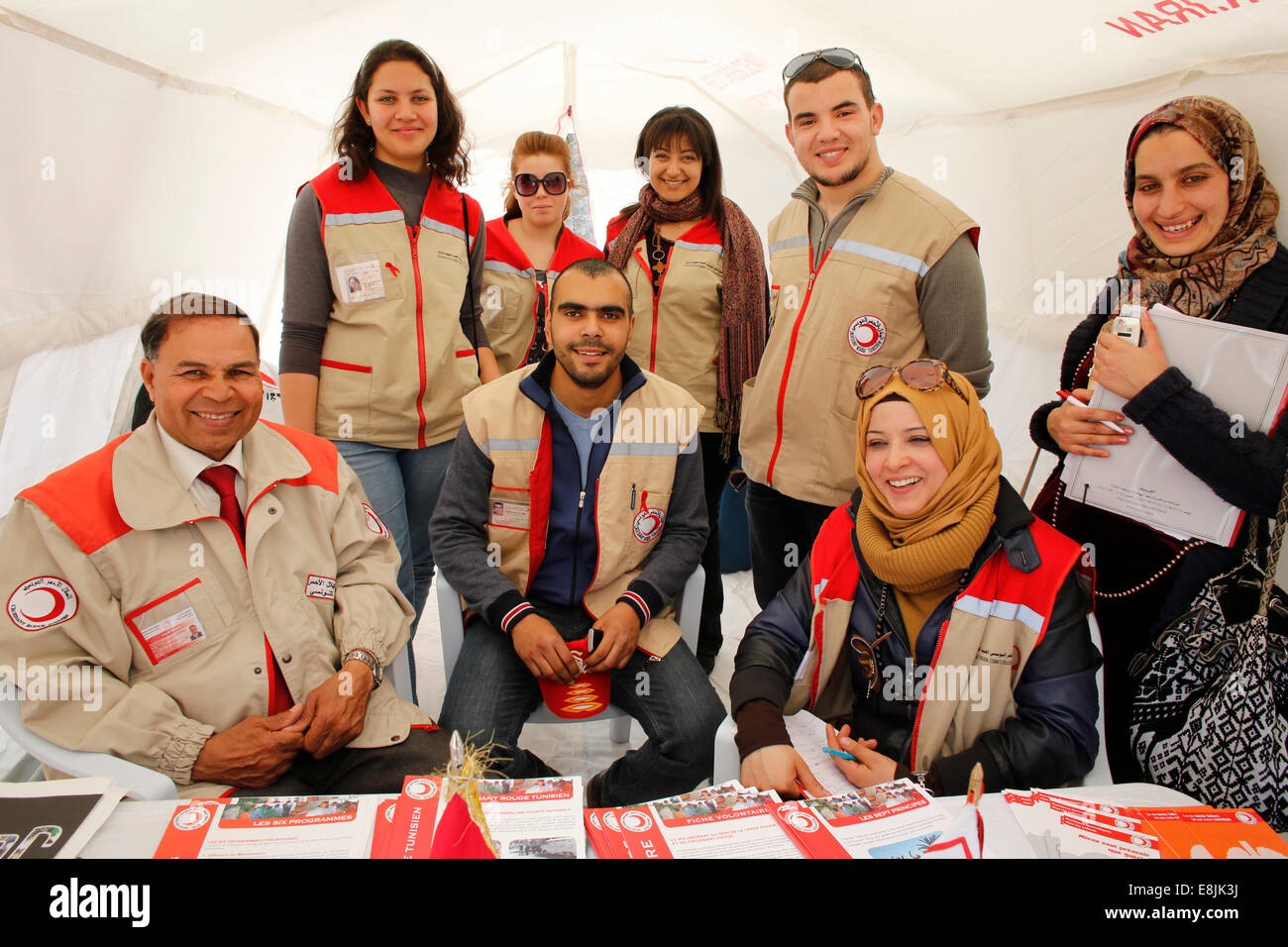 Red cross workers africa hi-res stock photography and images - Alamy
