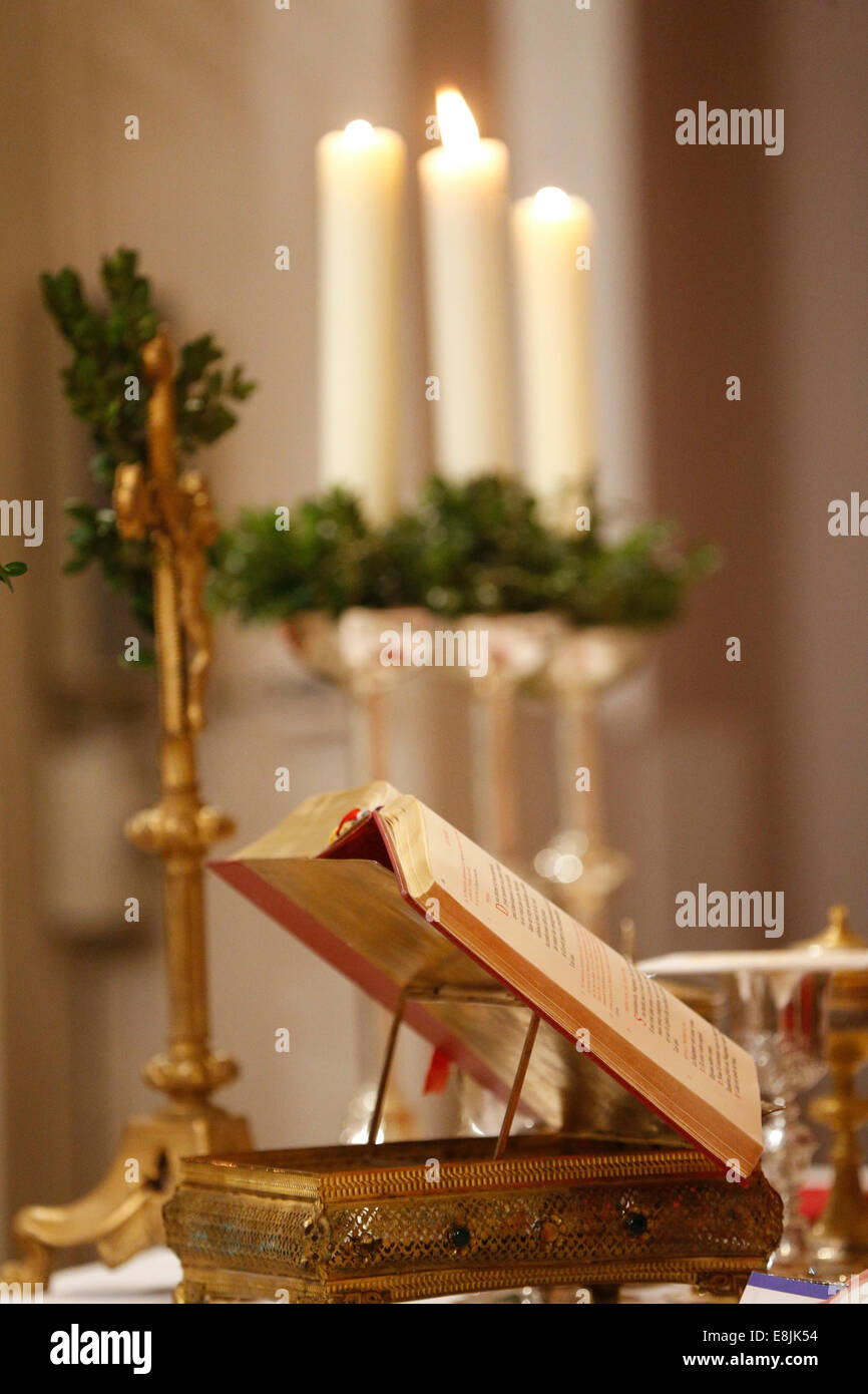 Altar missal hi-res stock photography and images - Alamy