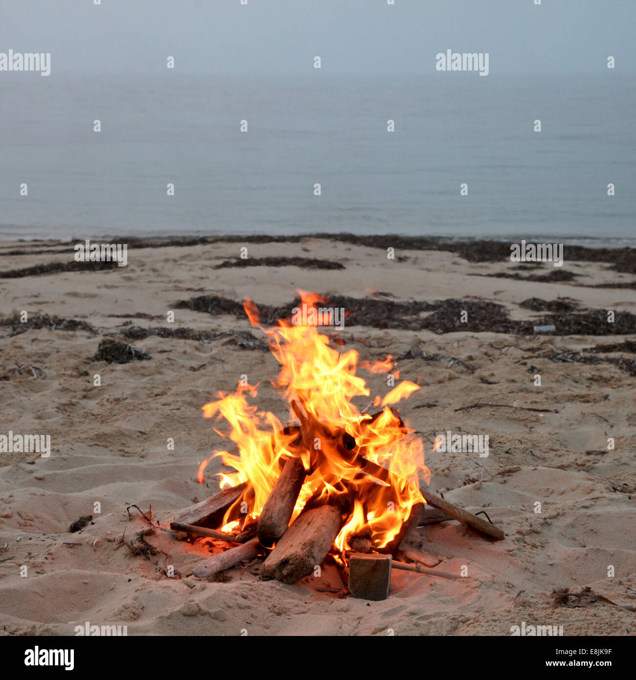 Africa outdoors nobody fire flame hi-res stock photography and images ...