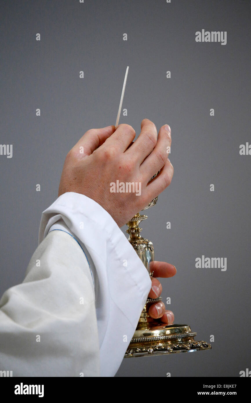 Catholic mass. Eucharist Stock Photo - Alamy