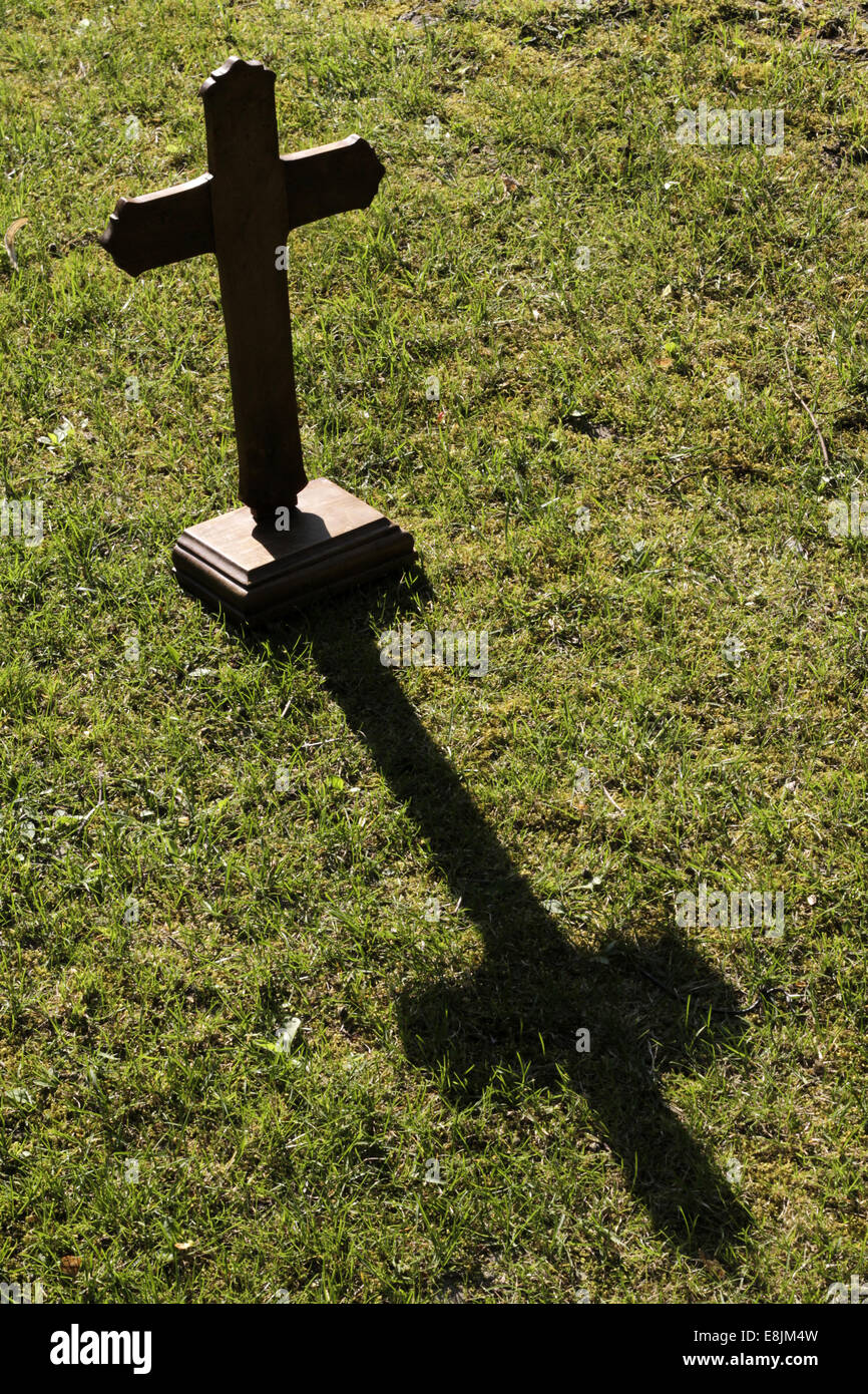 Religious cross and shadow hi-res stock photography and images - Alamy