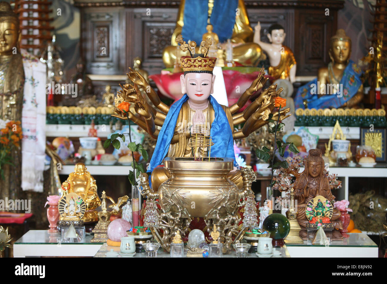 Buddha statue. 1000 arms. Tu An Buddhist temple Stock Photo - Alamy