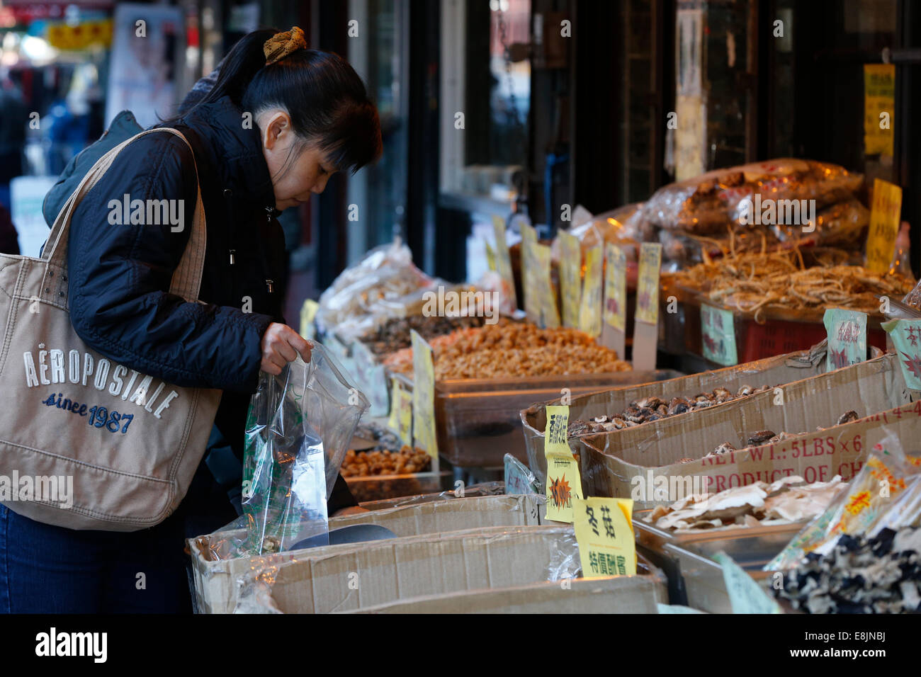 Asian shop. Chinatown in Manhattan Stock Photo - Alamy