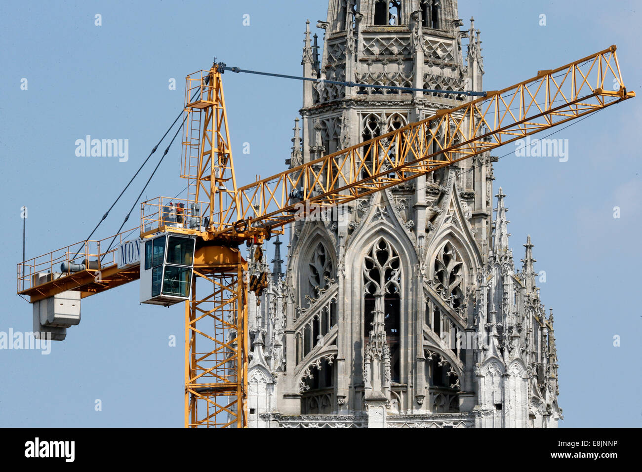 Roman crane hi-res stock photography and images - Alamy