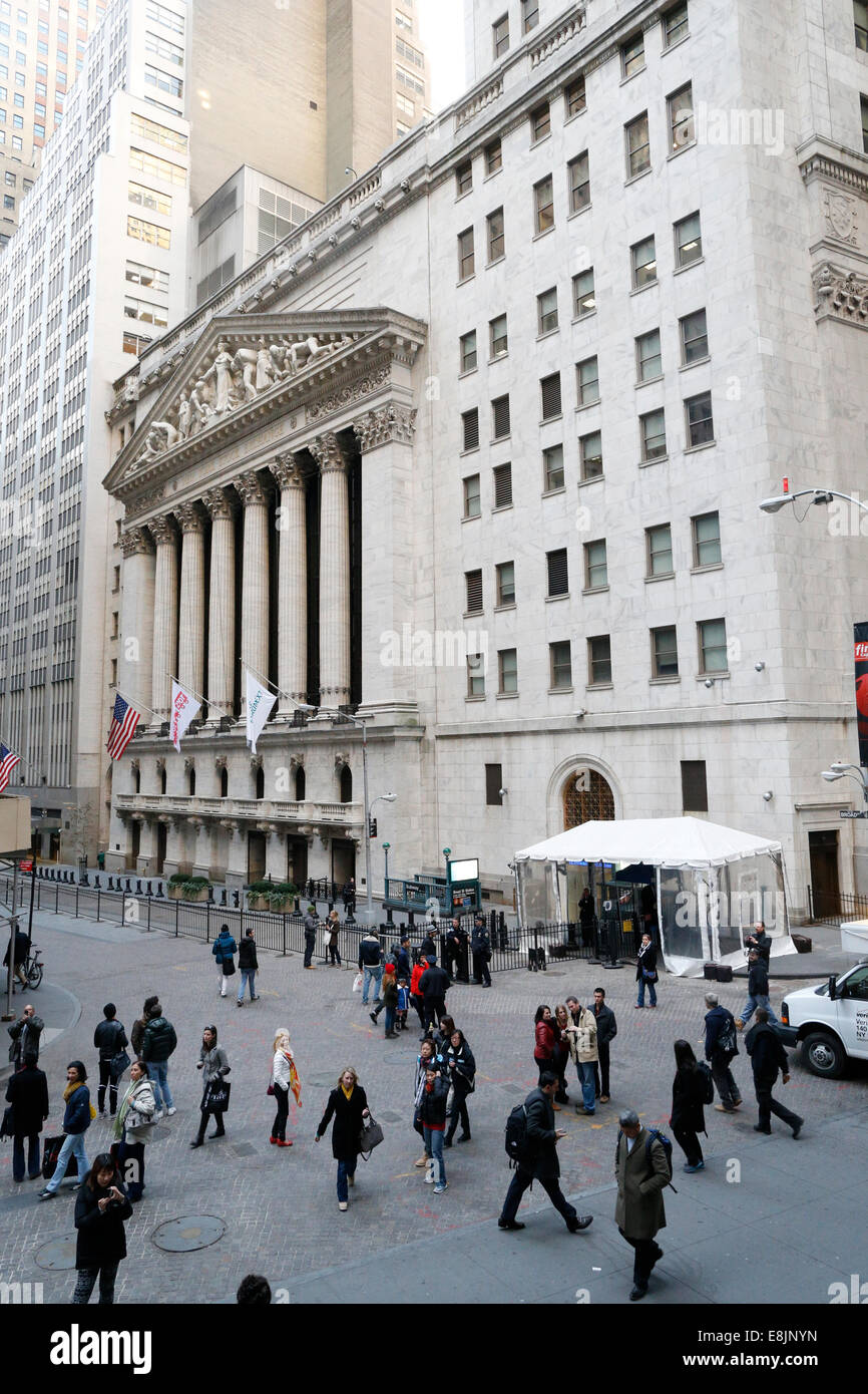 Nyse entrance hi-res stock photography and images - Alamy