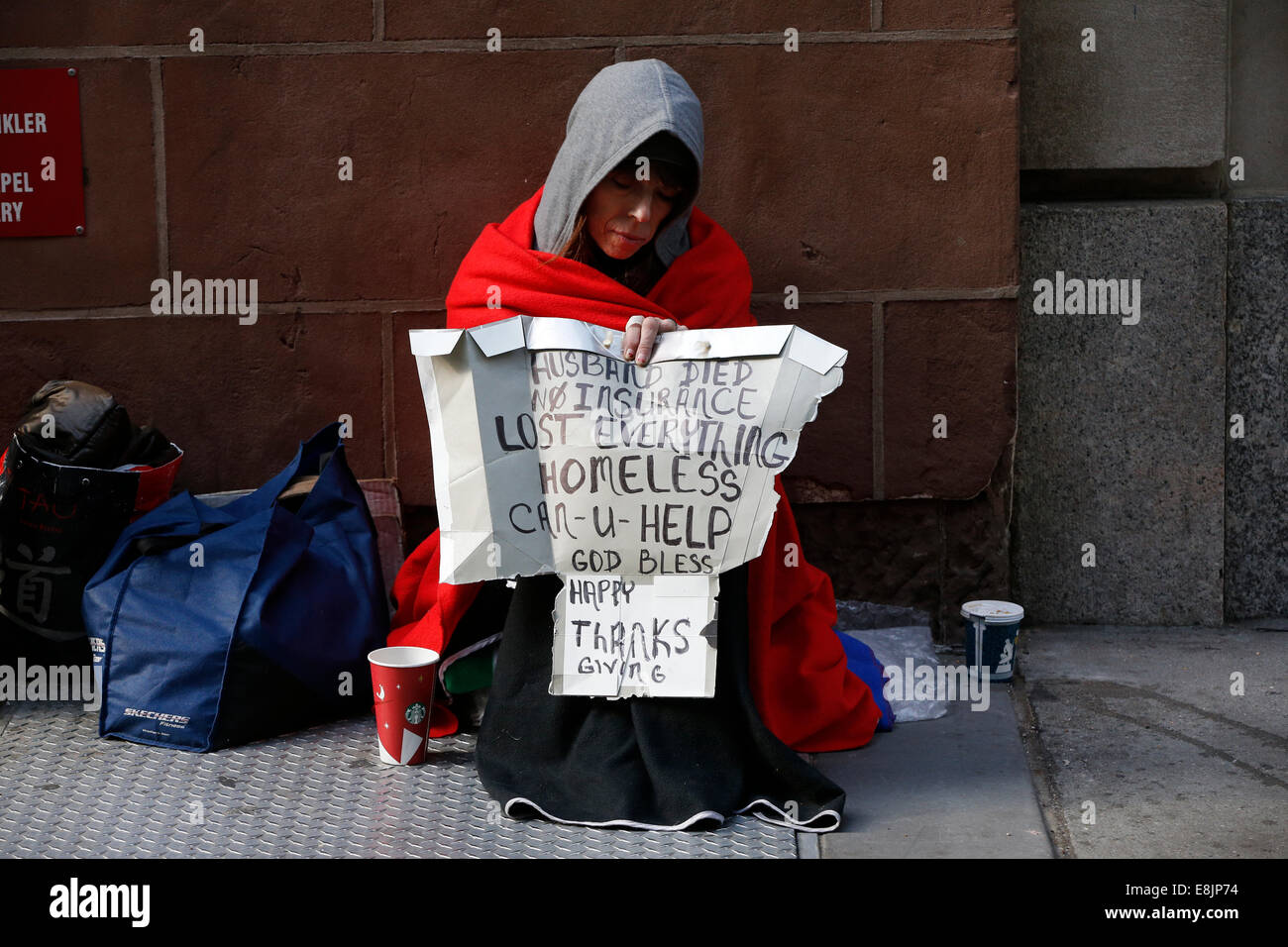 New york homeless woman hi-res stock photography and images - Alamy