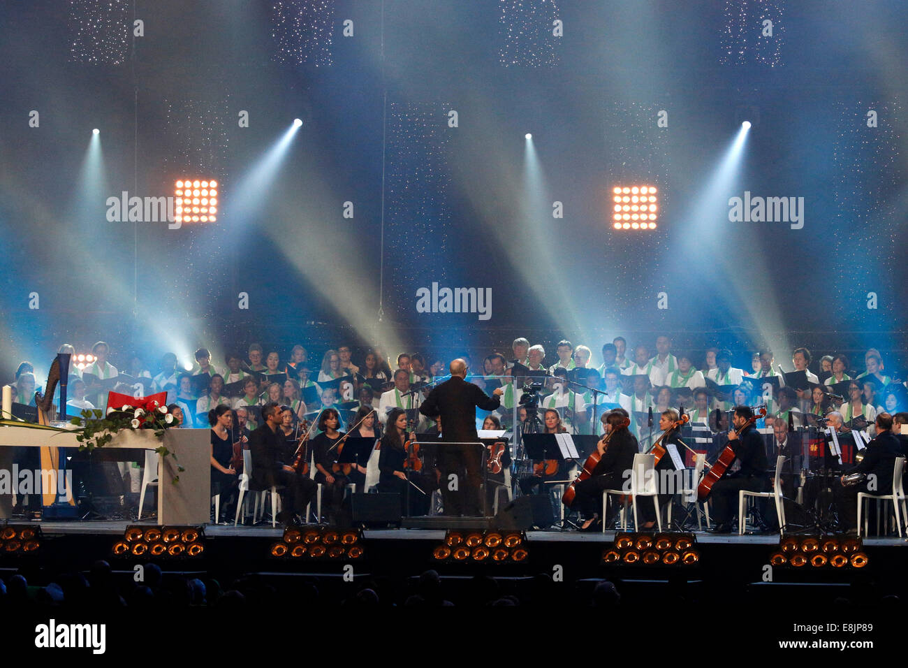 Concert during a protestant gathering at Paris-Bercy Stock Photo - Alamy