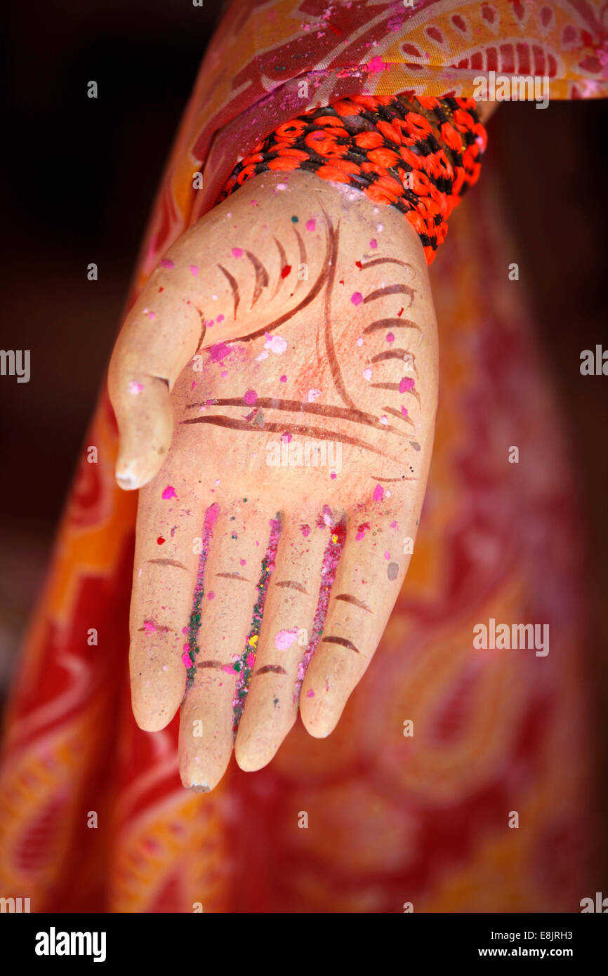 Detail of a statue - Goddess's hand Stock Photo - Alamy