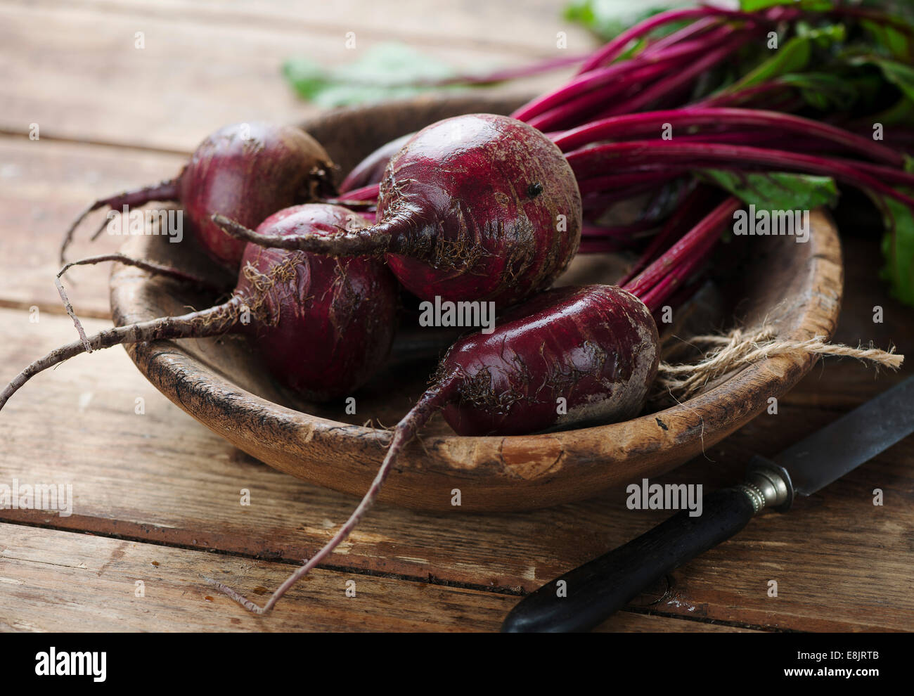 Beetroot and knife Stock Photo - Alamy
