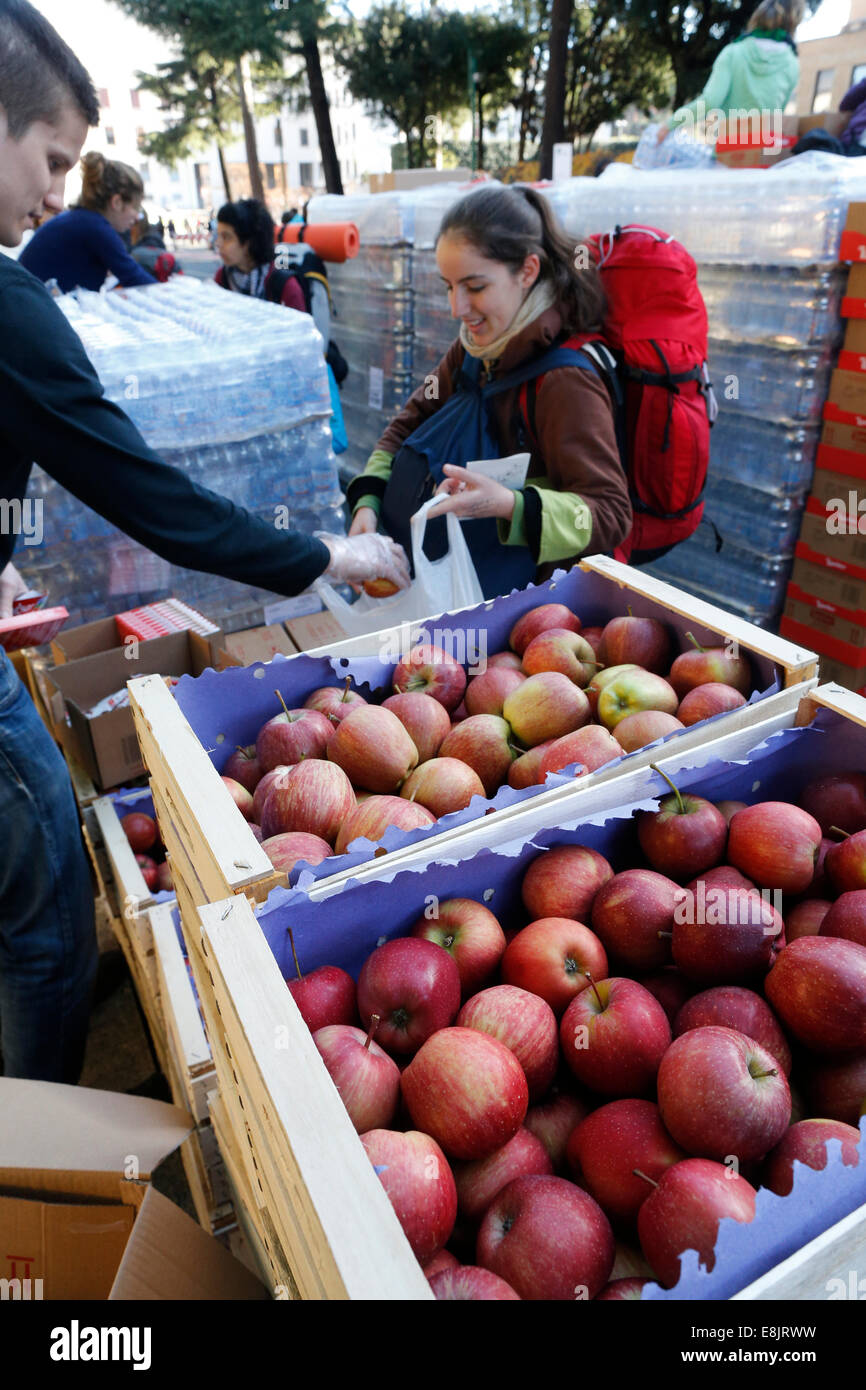 Pilgrims get food hi-res stock photography and images - Alamy