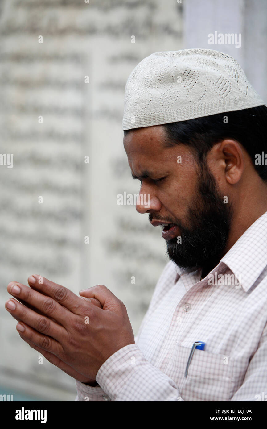 Nizamuddin dargah hi-res stock photography and images - Alamy