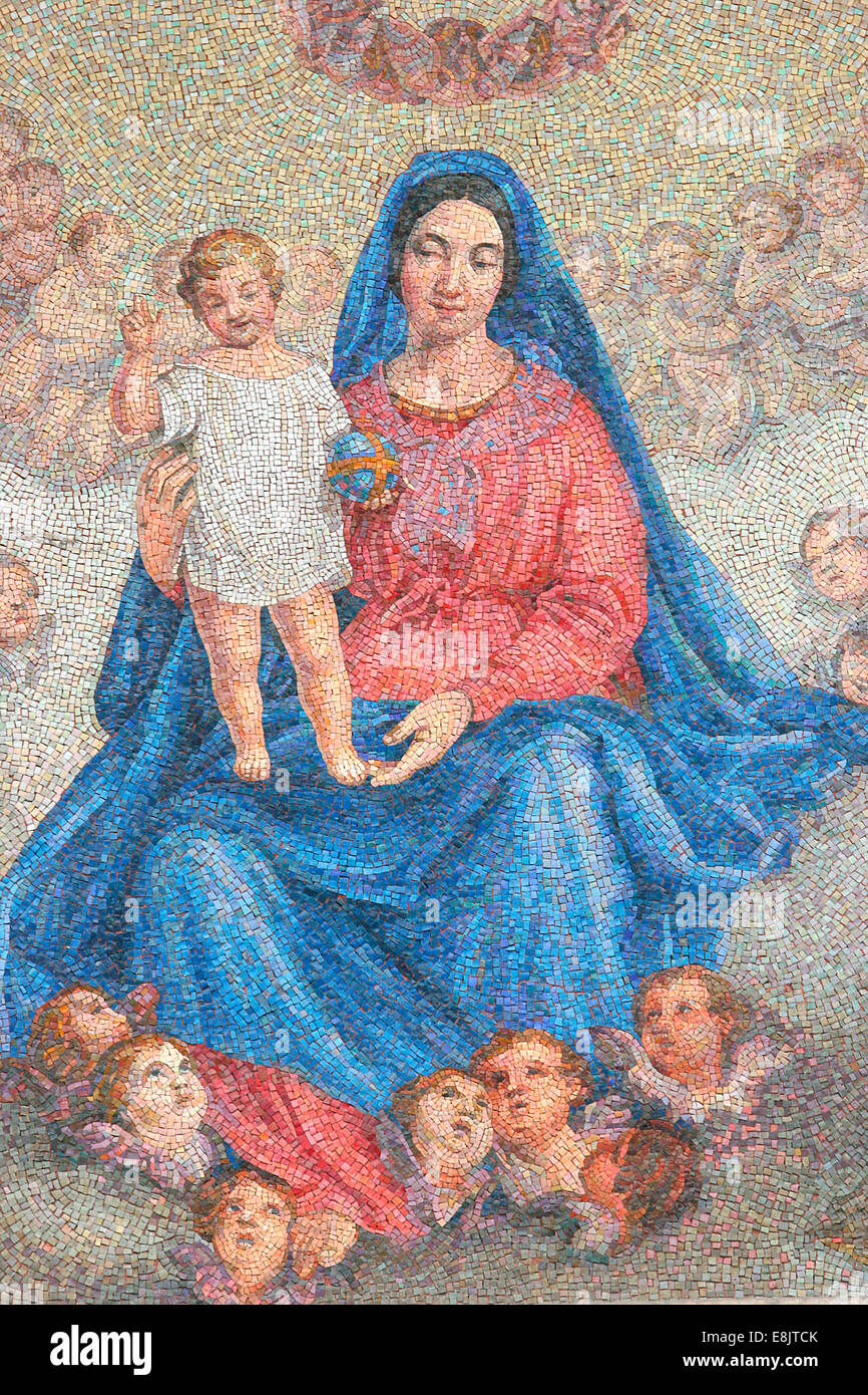 Virgin and child Stock Photo - Alamy