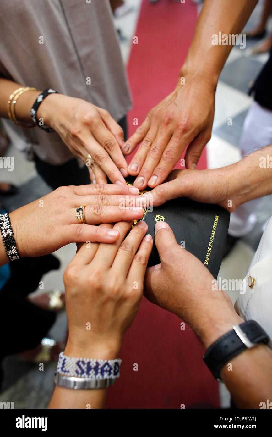 El Shaddai charismatic prayer group in San Matteo church, Lecce, Apulia ...