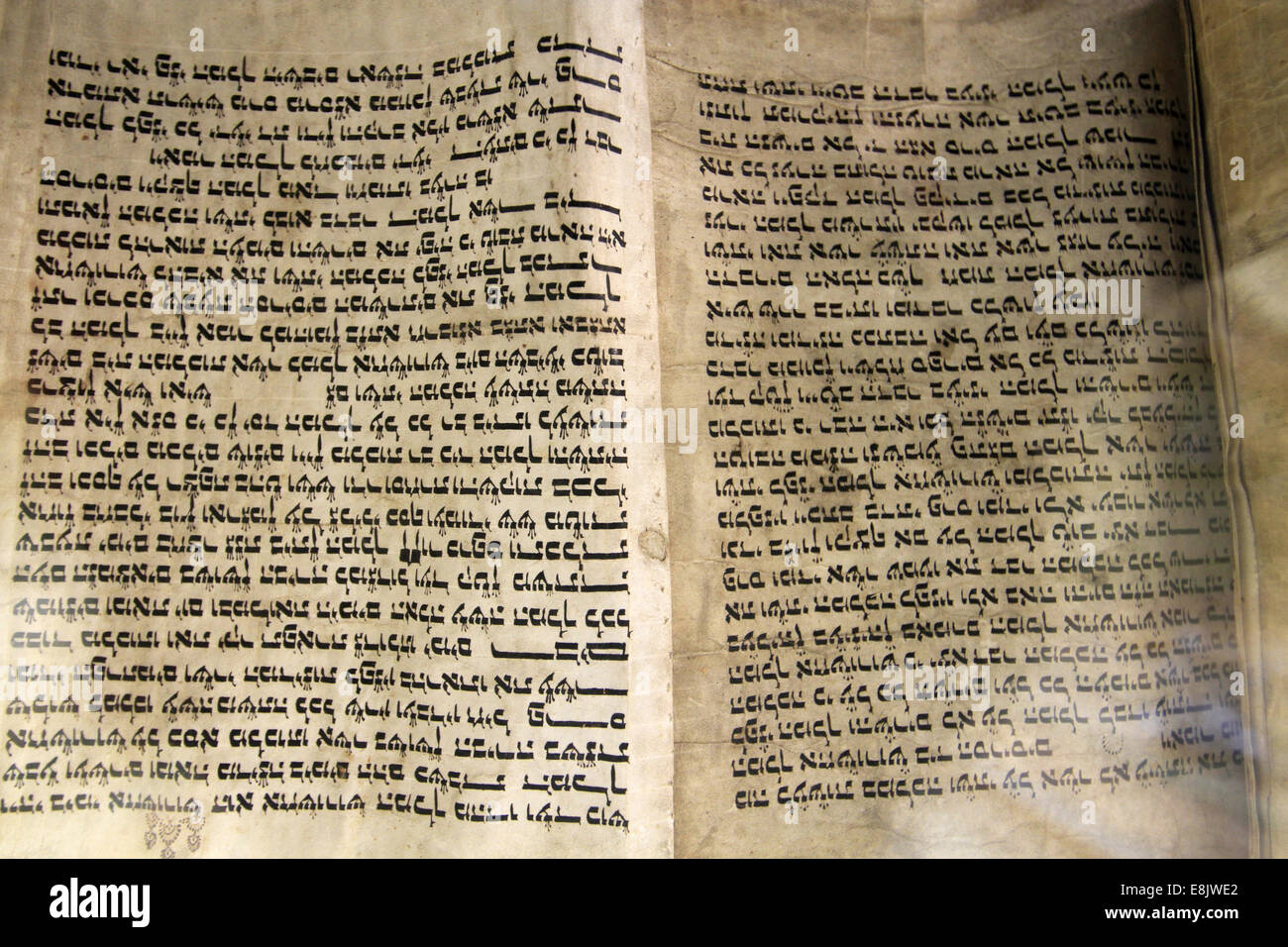 Old torah. Edmond Safra J Grand Choral Synagogue Stock Photo - Alamy