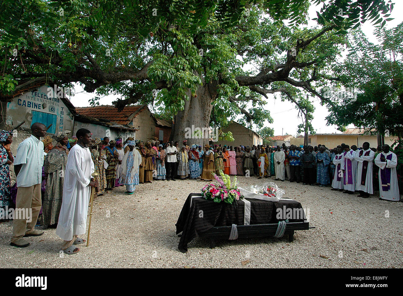 African funeral ceremony hi-res stock photography and images - Alamy