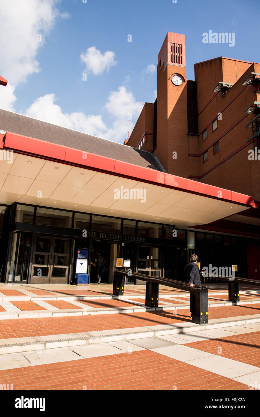 The main public entrance and the clock tower of the British Library ...