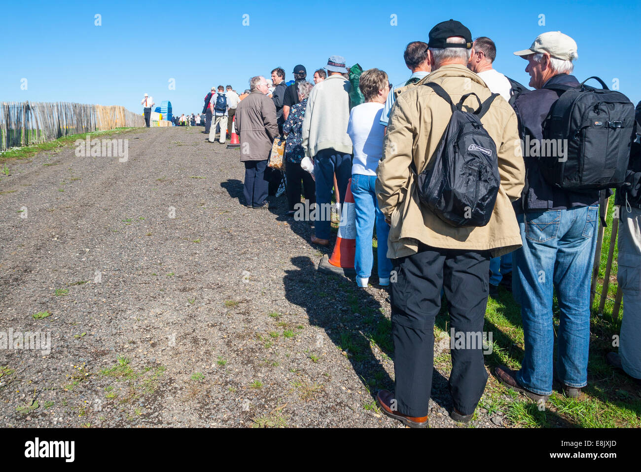 Very long queue hi-res stock photography and images - Alamy