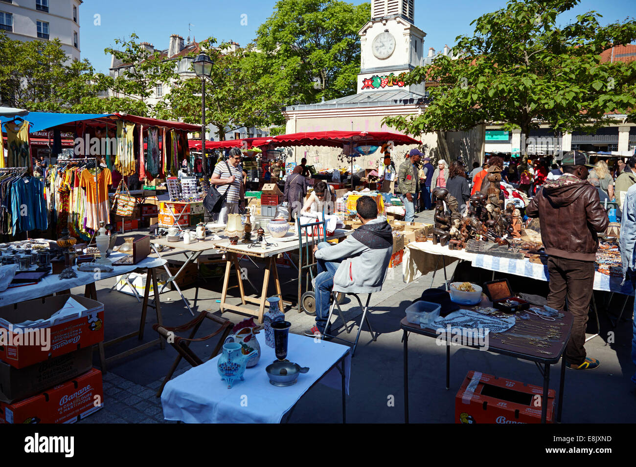 Flea market stall hi-res stock photography and images - Alamy