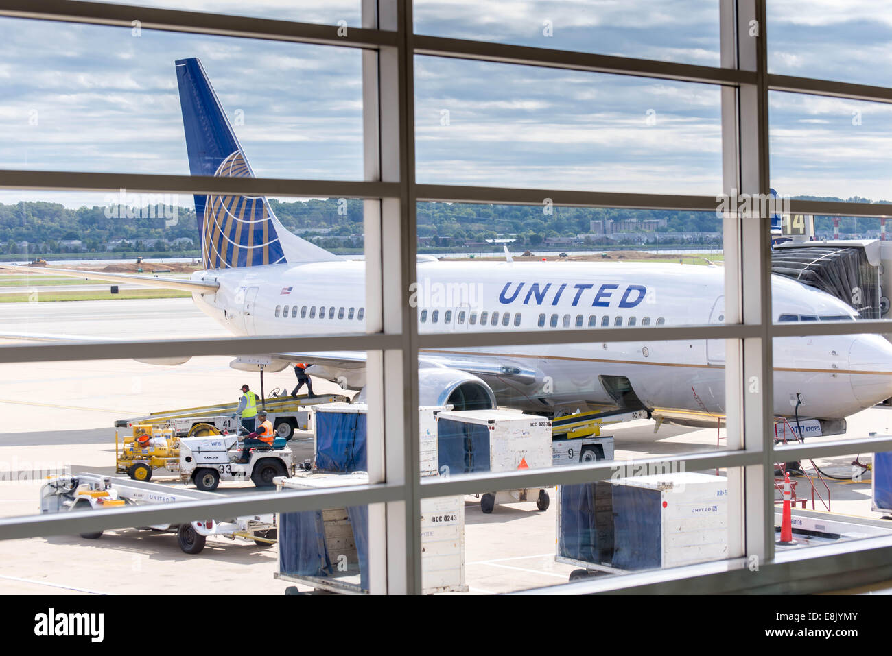 DCA, Reagan National Airport, Washington, DC - View out airport window ...