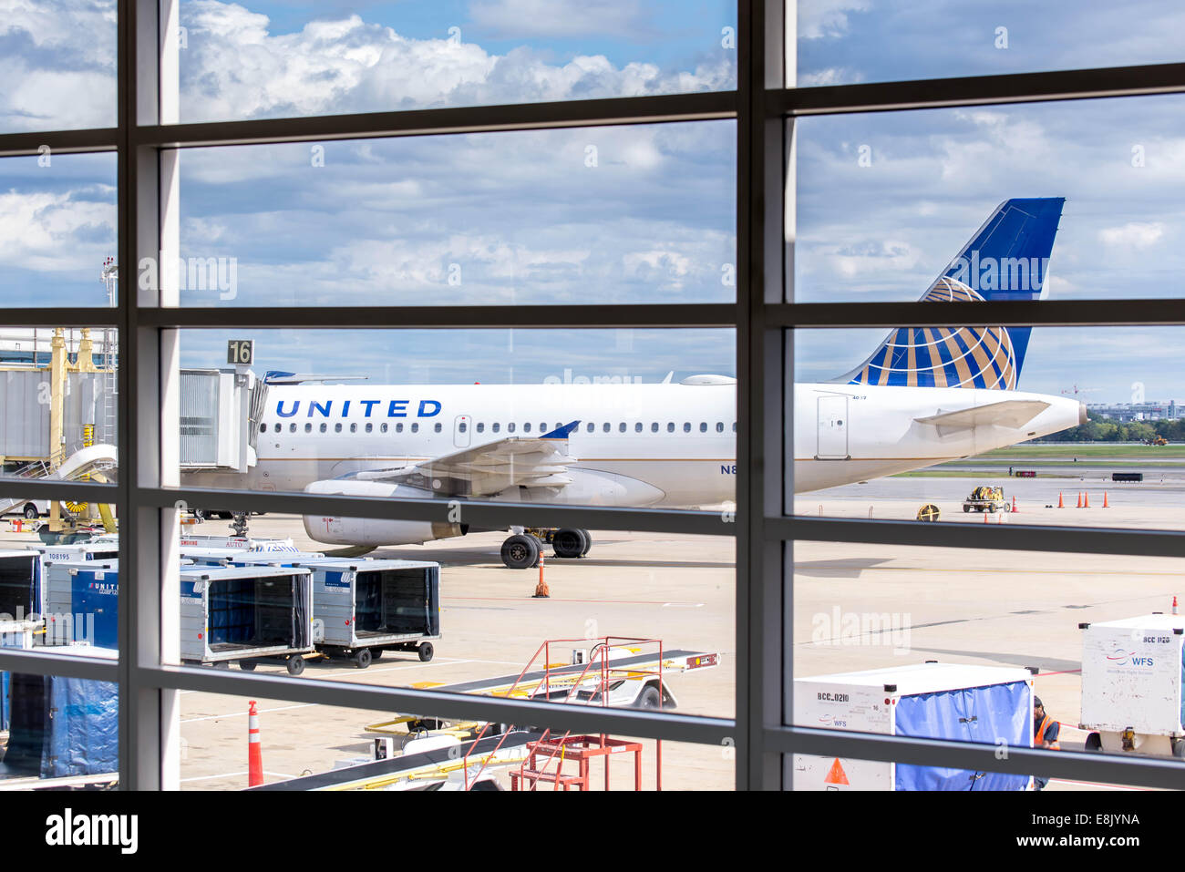 DCA, Reagan National Airport, Washington, DC - View out airport window ...