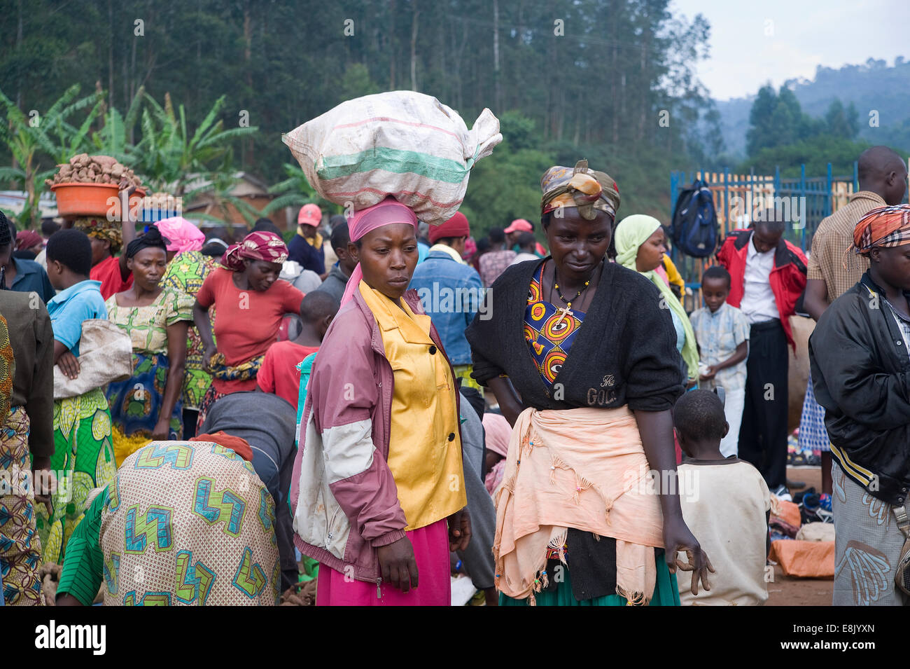Rural markets hi-res stock photography and images - Alamy