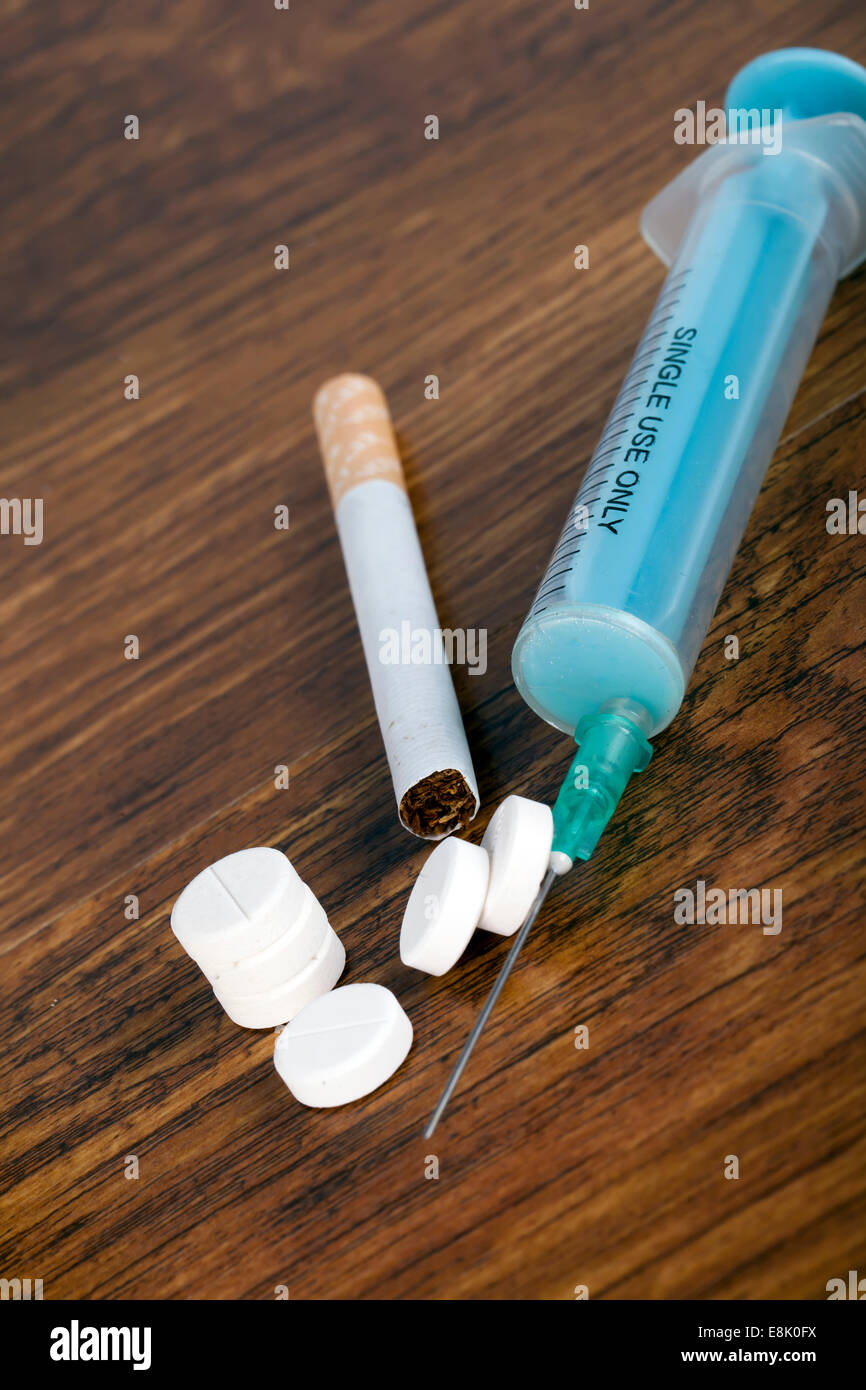 Addiction concept drugs white hi-res stock photography and images - Alamy