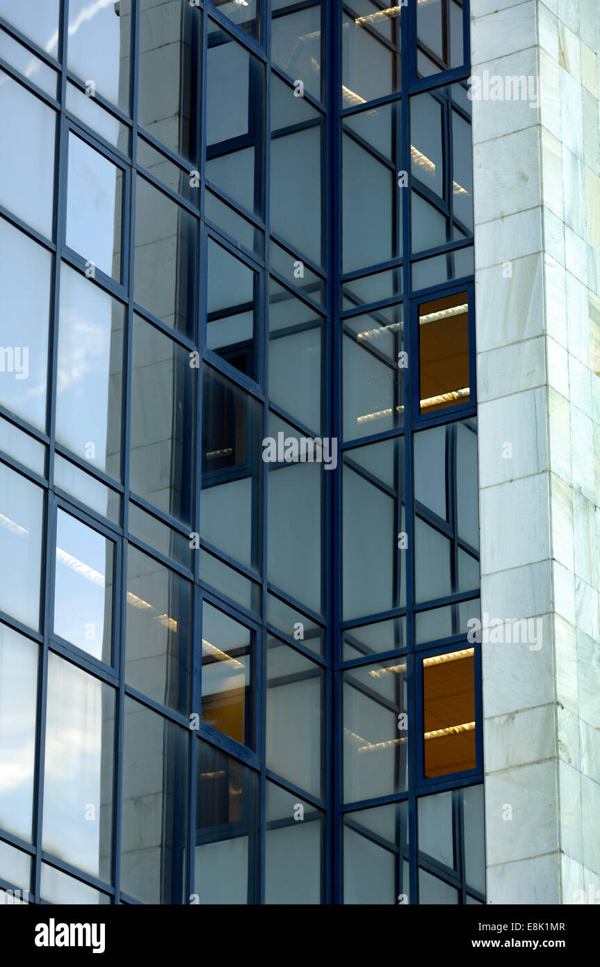 Offices windows hi-res stock photography and images - Alamy