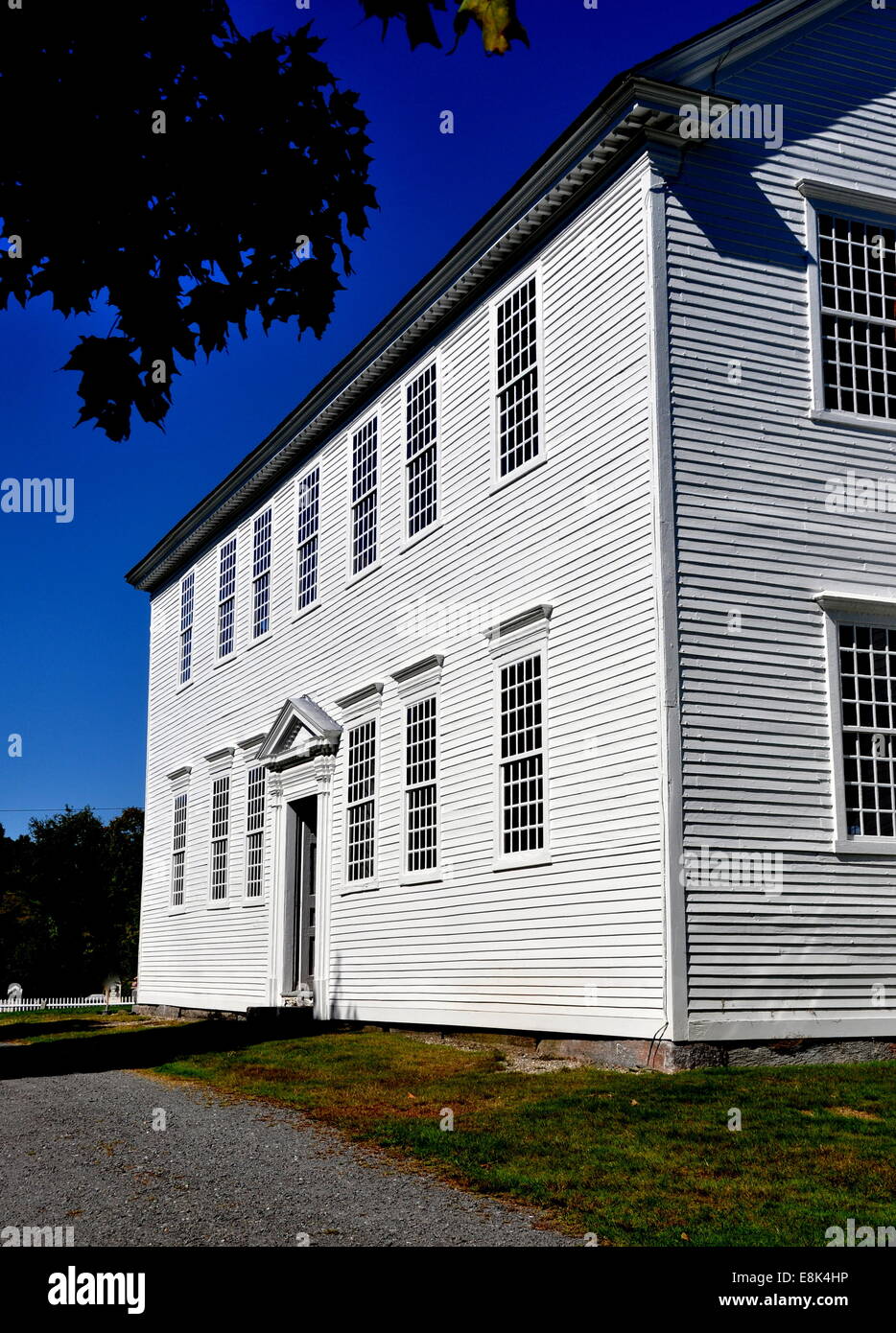 Rockingham, Vermont: The austere, white, wooden 1787 Meeting House is ...