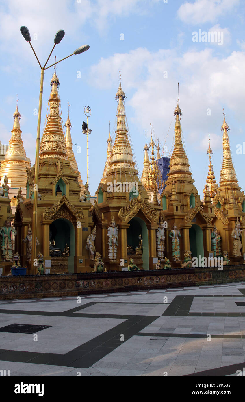 Rangoon and temple hi-res stock photography and images - Alamy