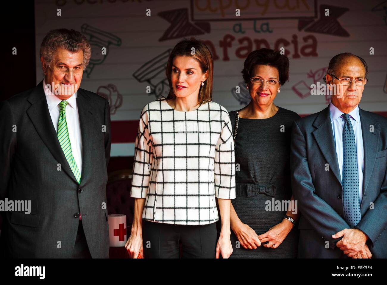 The Queen Leticia presides over the table of collection of the “day of ...