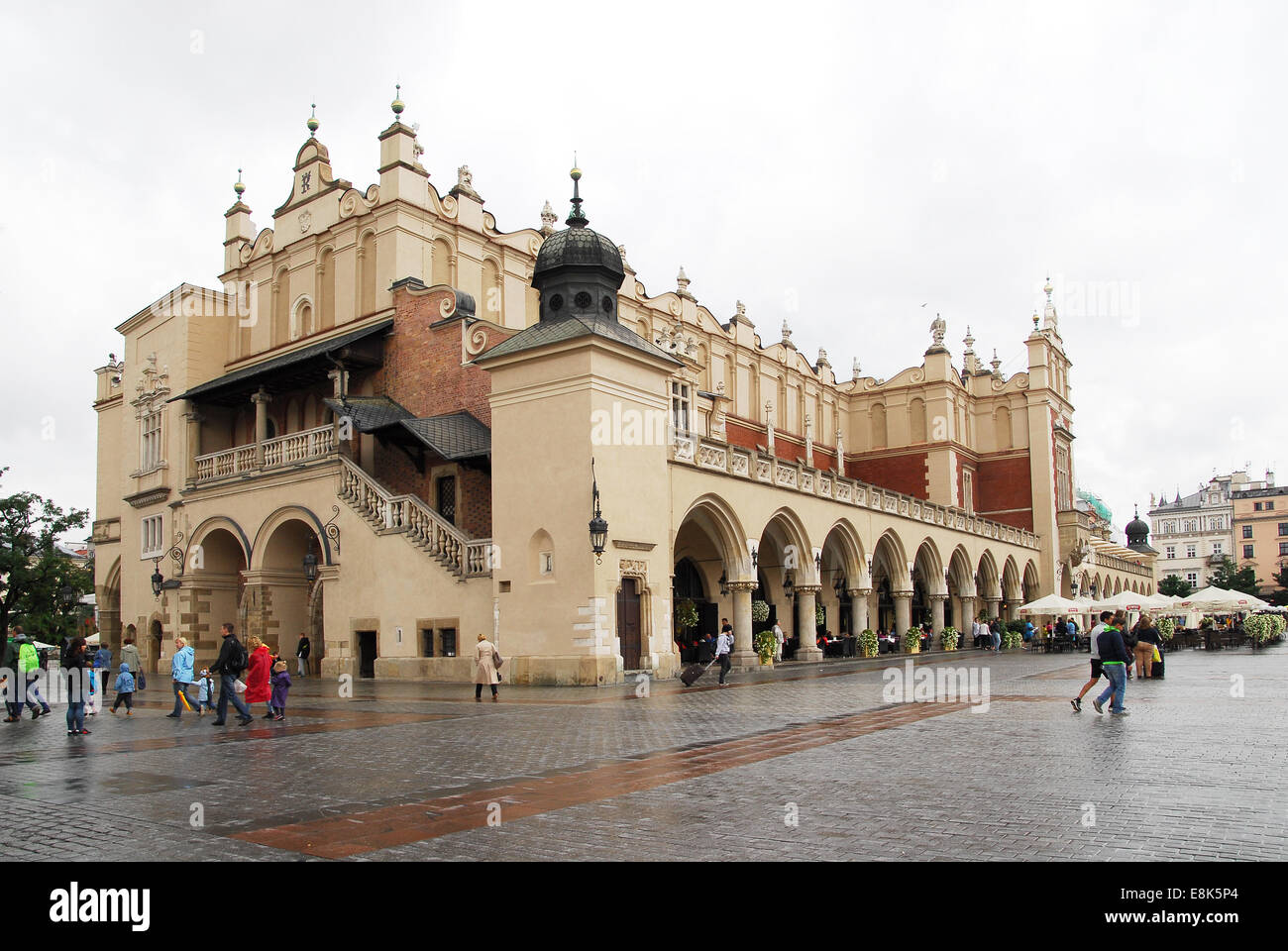 Cloth hall in krakow hi-res stock photography and images - Alamy