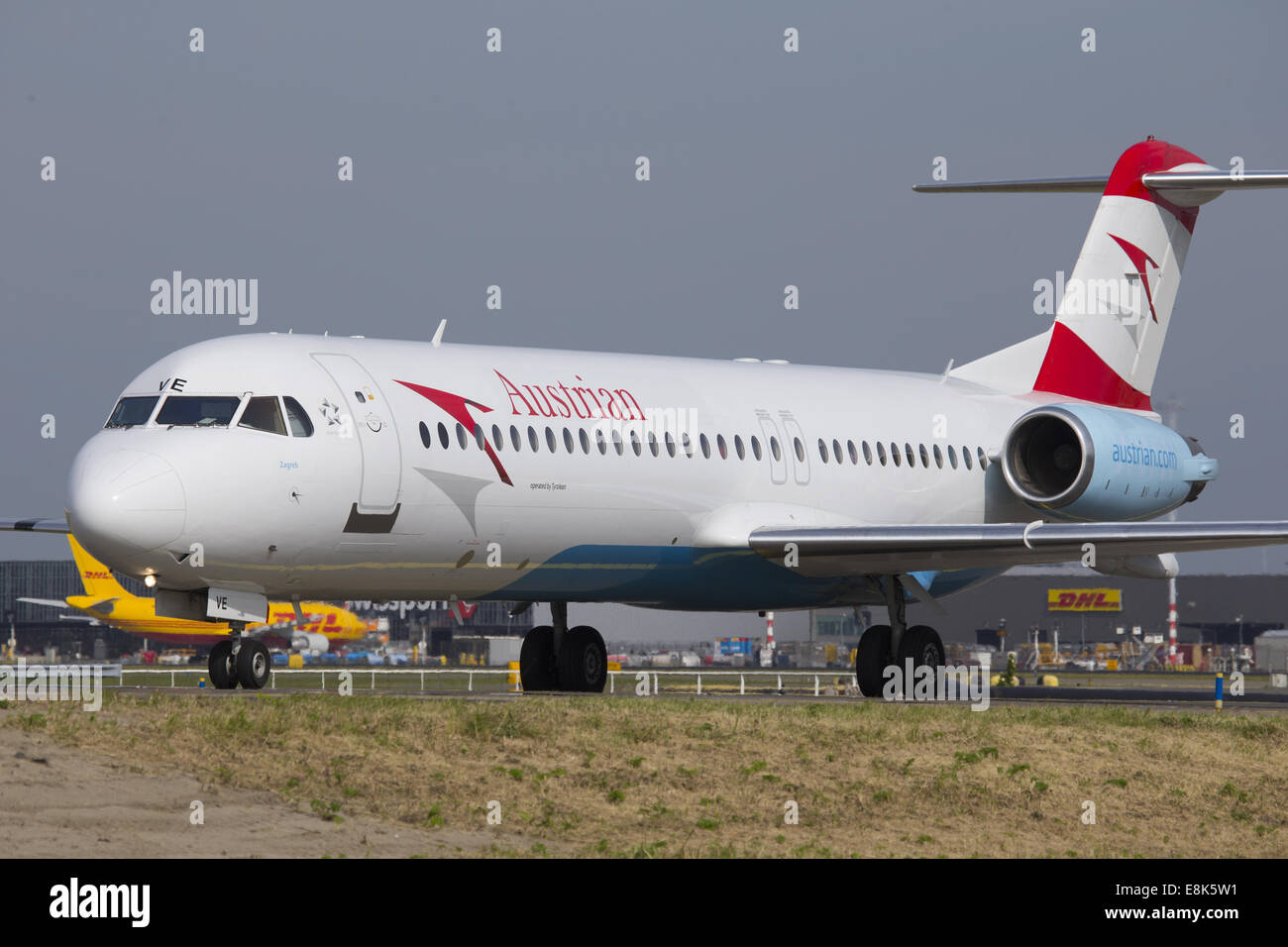 Fokker f100 hi-res stock photography and images - Alamy