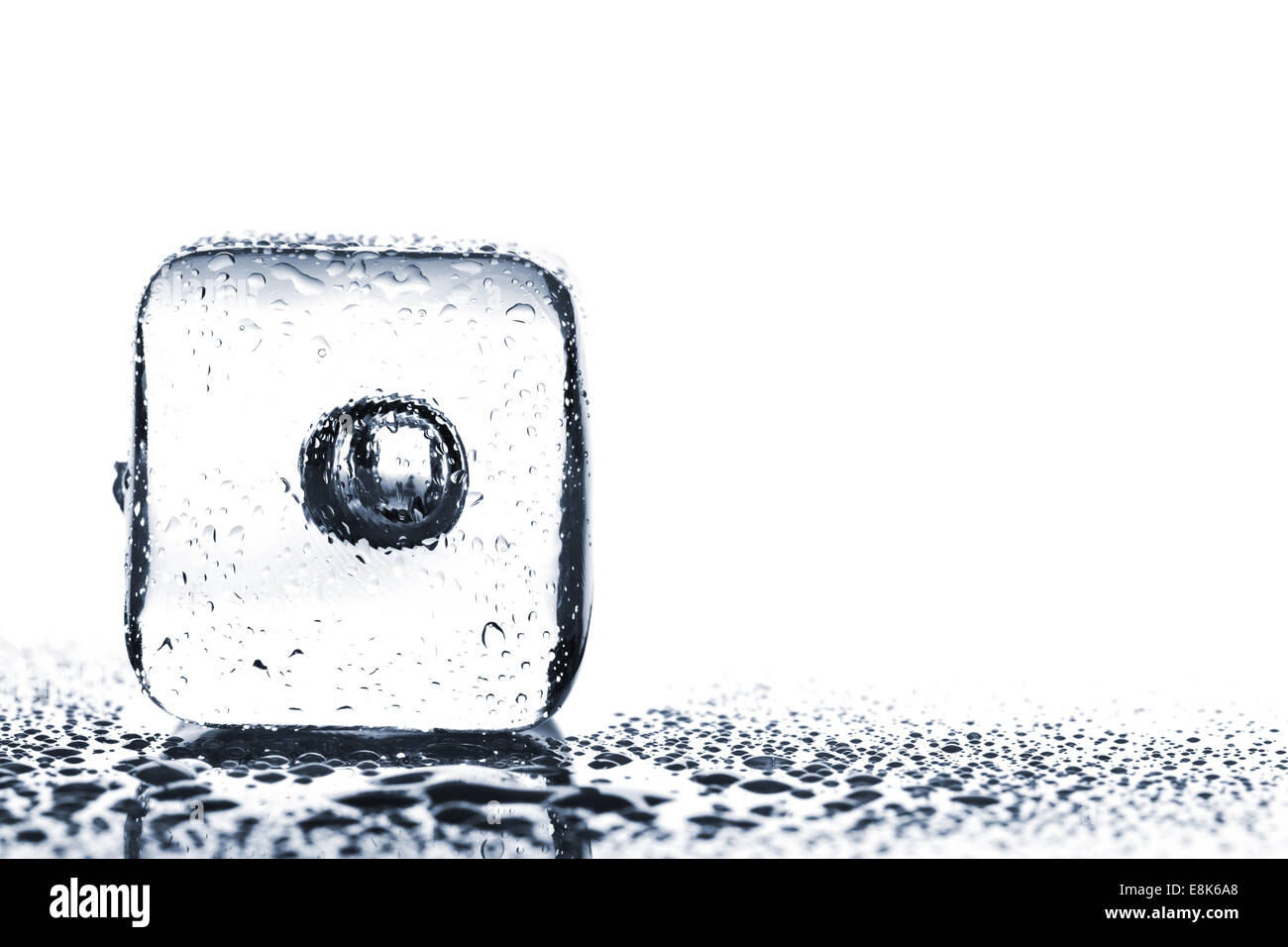 Melting ice cube hi-res stock photography and images - Alamy