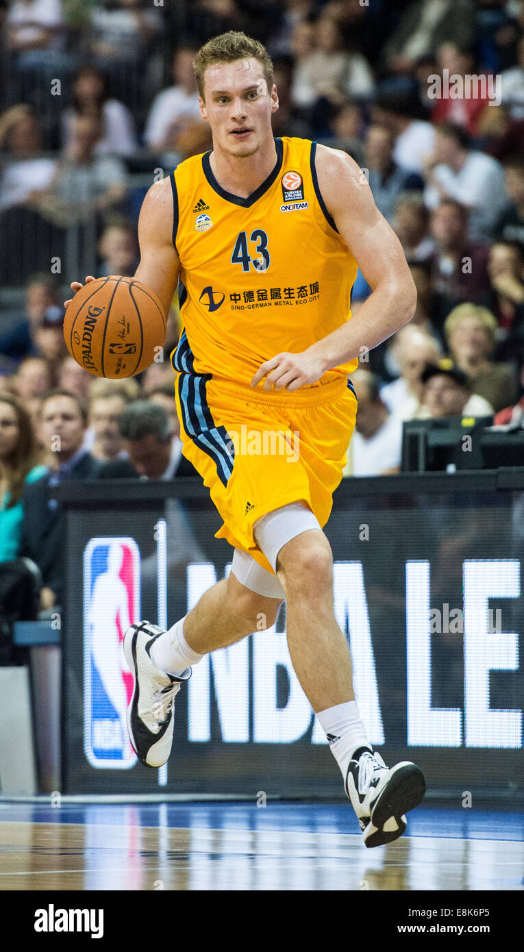 Berlin, Germany. 08th Oct, 2014. Leon Radosevic of Alba Berlin in ...