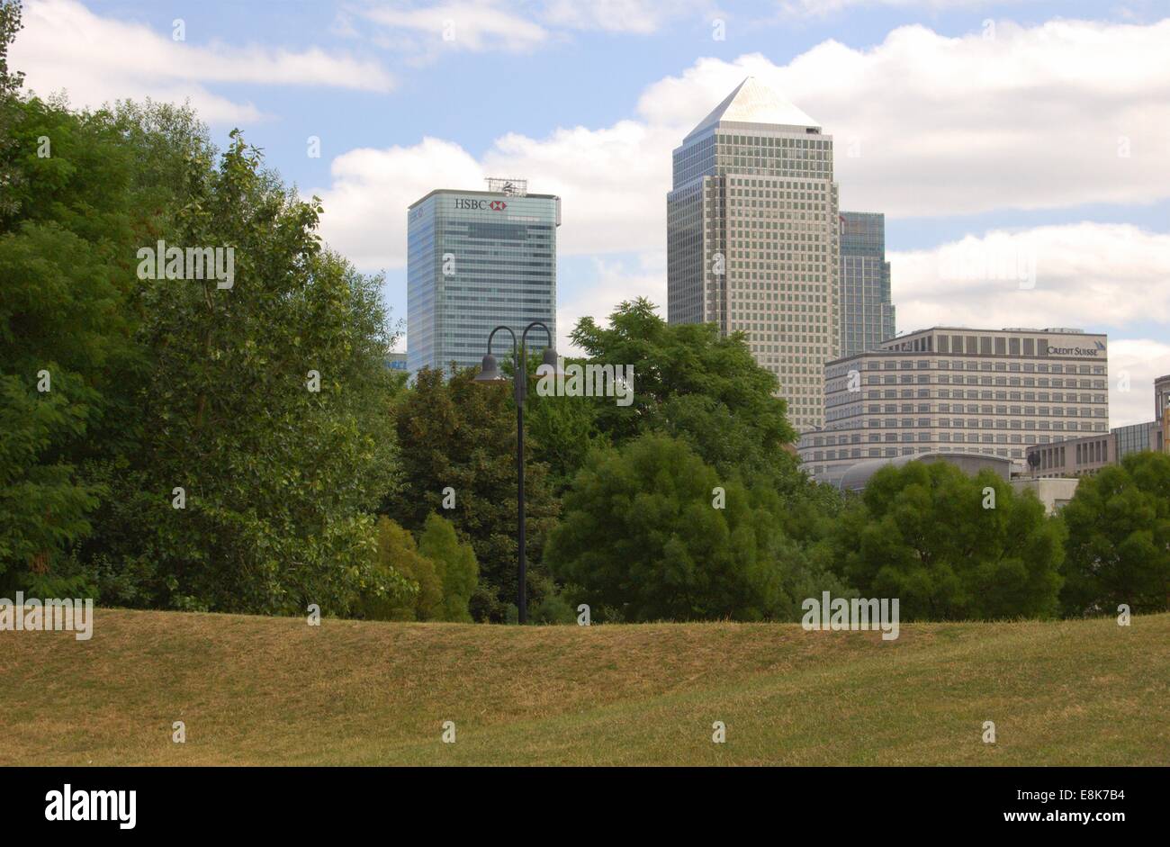 Canary Wharf skyline from Ropemakers Field at Limehouse in London ...