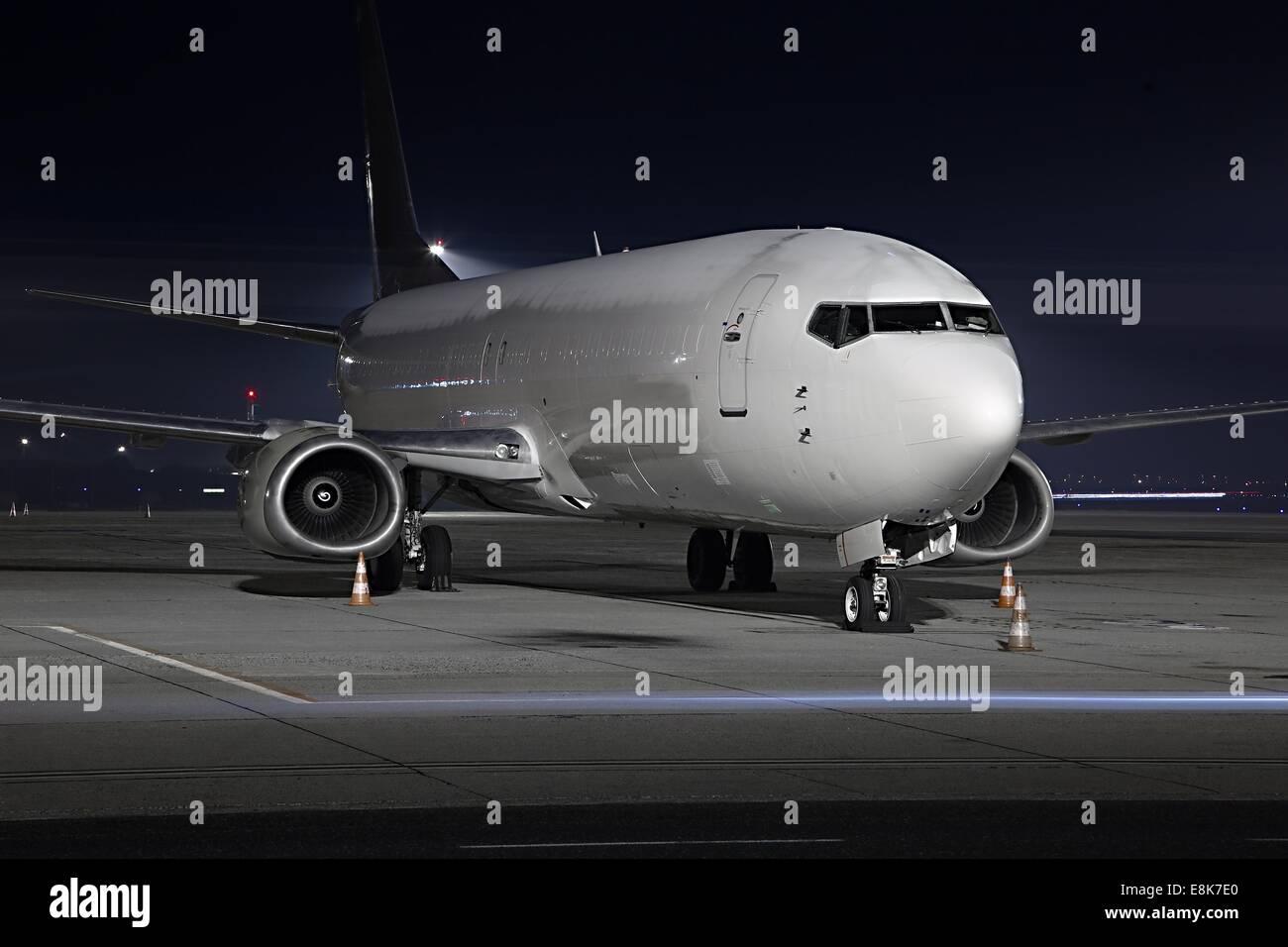 Shiny plane hi-res stock photography and images - Alamy