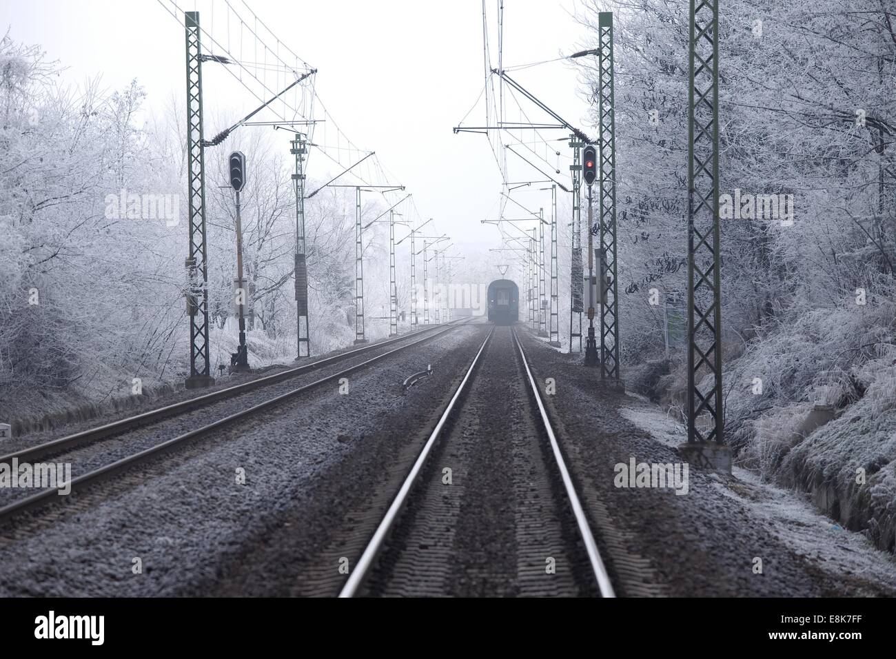 Snowy rail lines hi-res stock photography and images - Alamy