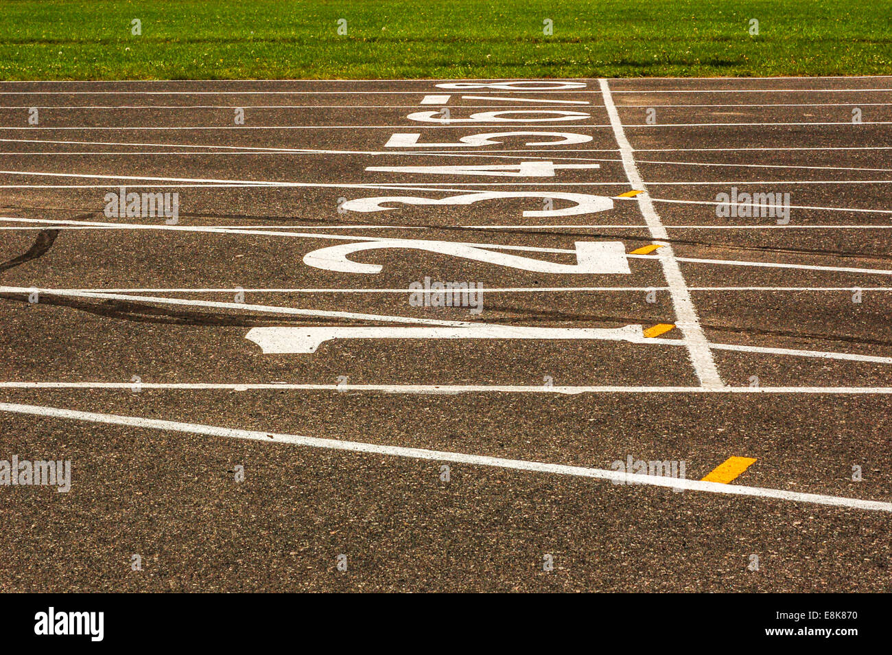 The staring line at the running track Stock Photo - Alamy