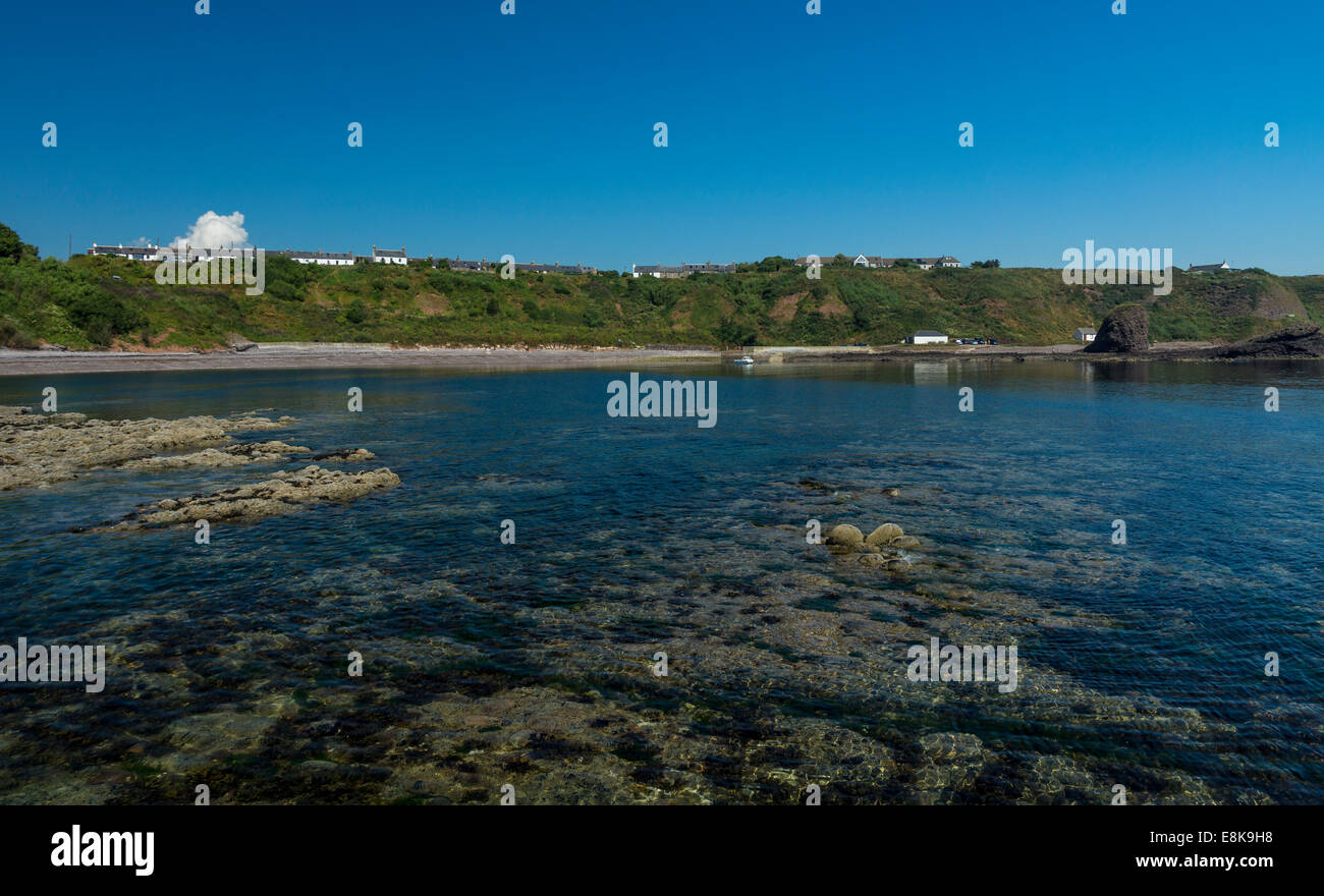 Catterline bay hi-res stock photography and images - Alamy