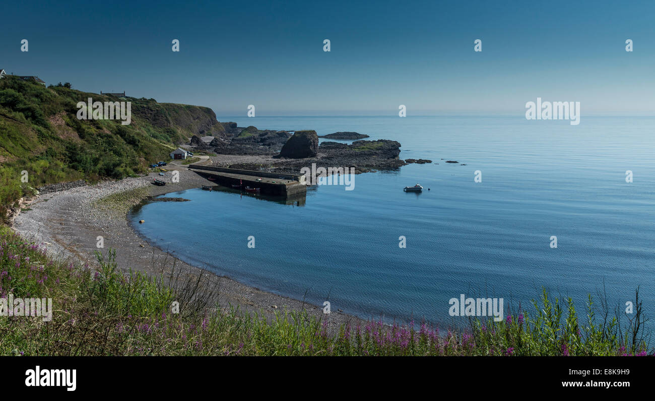 Catterline bay hi-res stock photography and images - Alamy