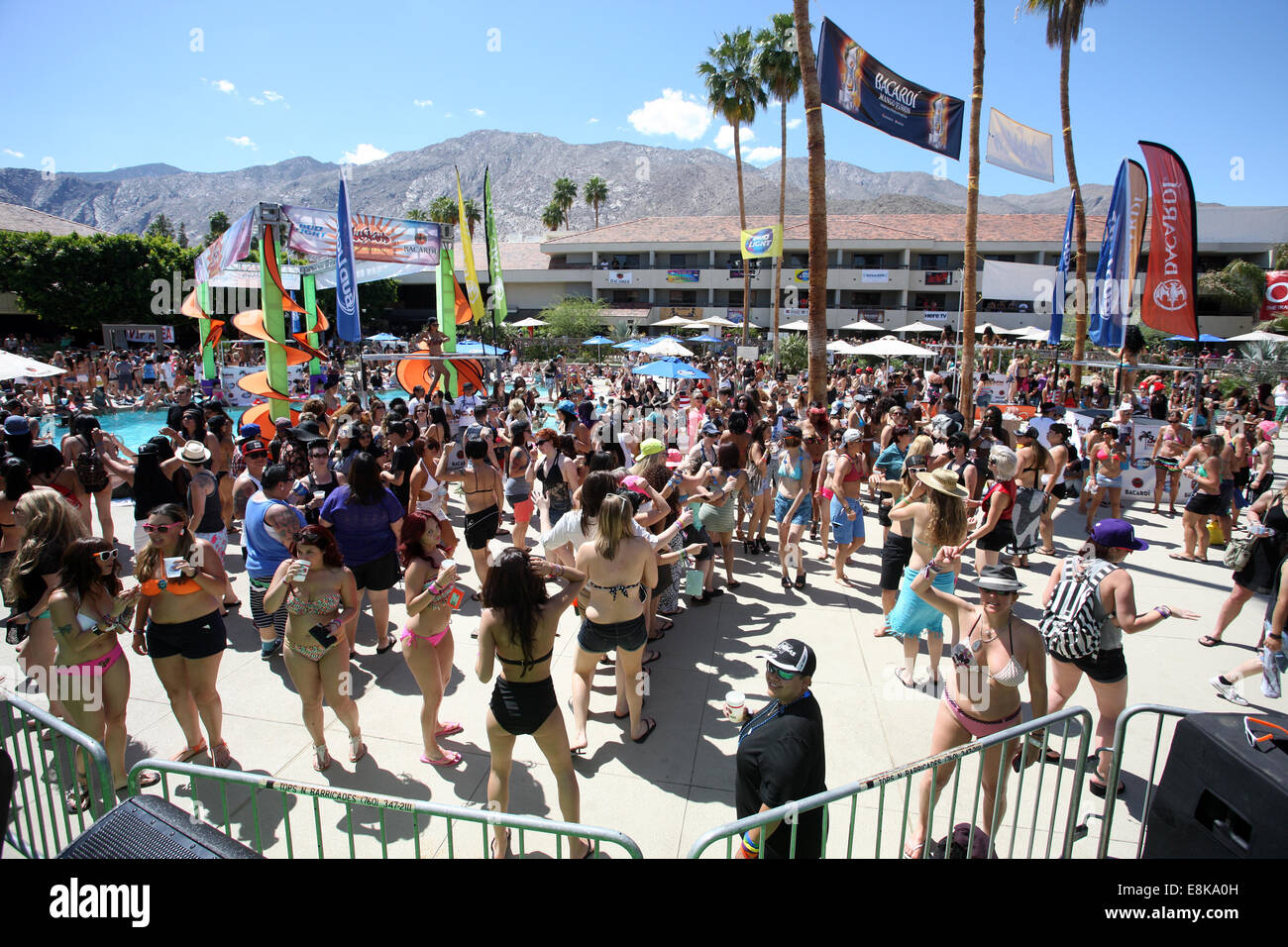 Dinah shore weekend hi-res stock photography and images - Alamy
