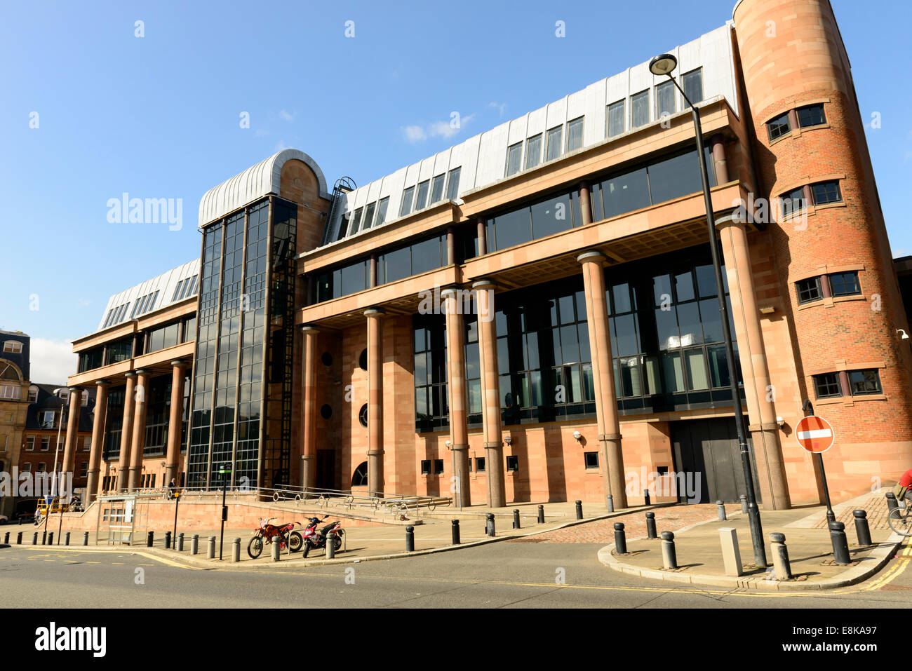 Newcastle upon Tyne crown court Stock Photo - Alamy