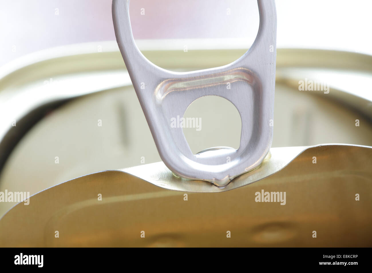 Empty tin hi-res stock photography and images - Alamy