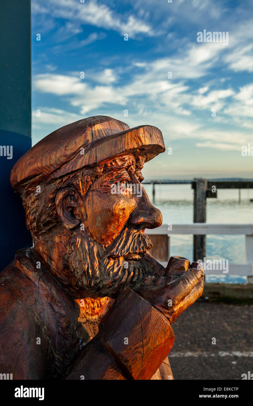 Old man wood carving hi-res stock photography and images - Alamy