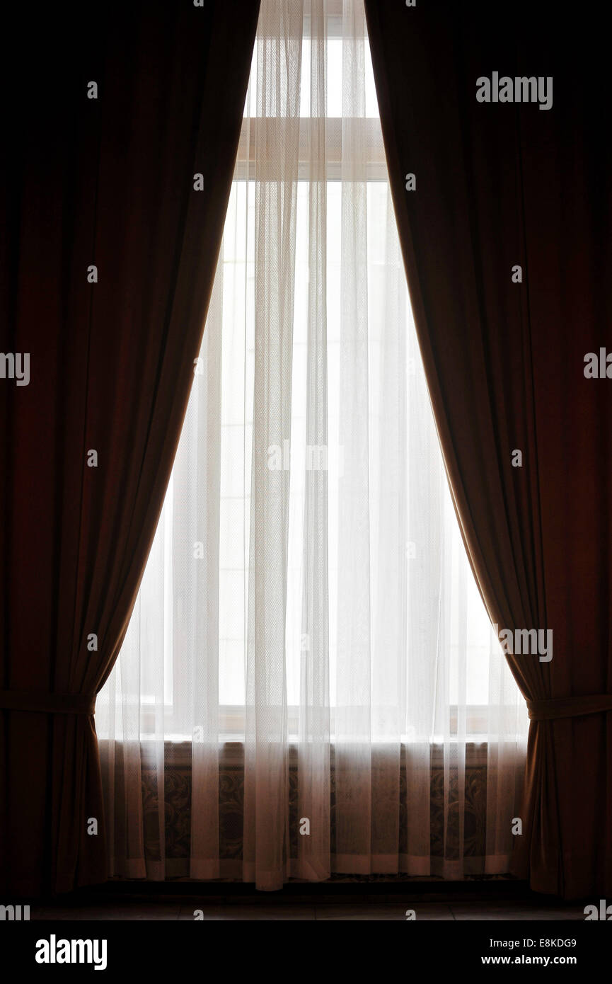 Bright light window curtain hi-res stock photography and images - Alamy