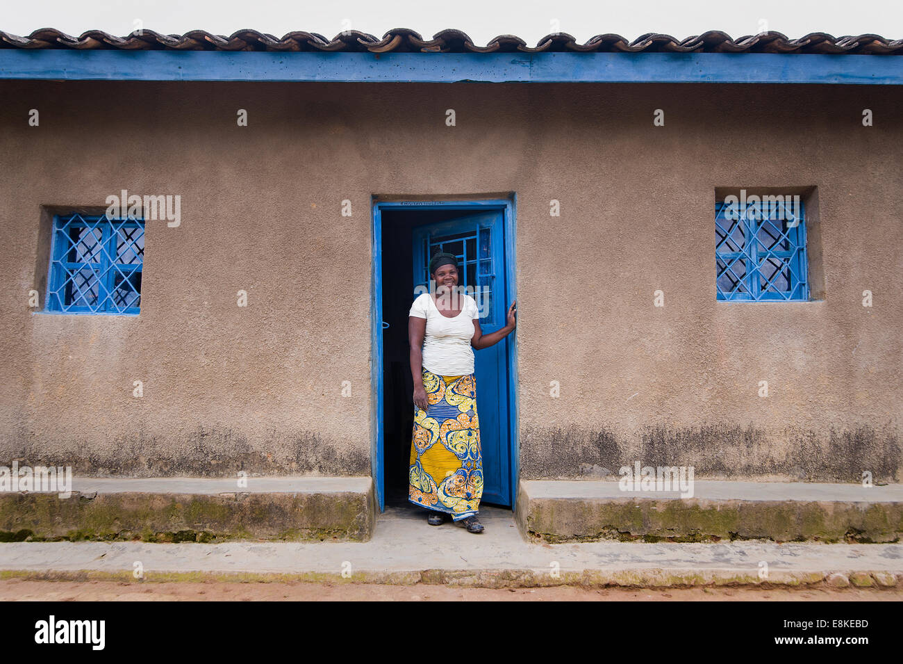 African house poor hi-res stock photography and images - Alamy