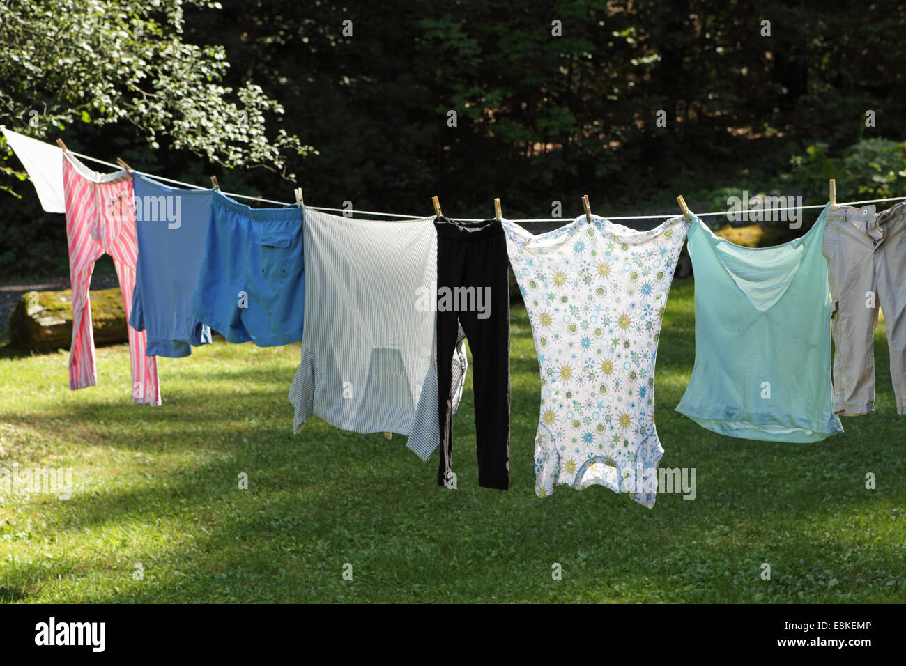 Back garden washing line hi-res stock photography and images - Alamy
