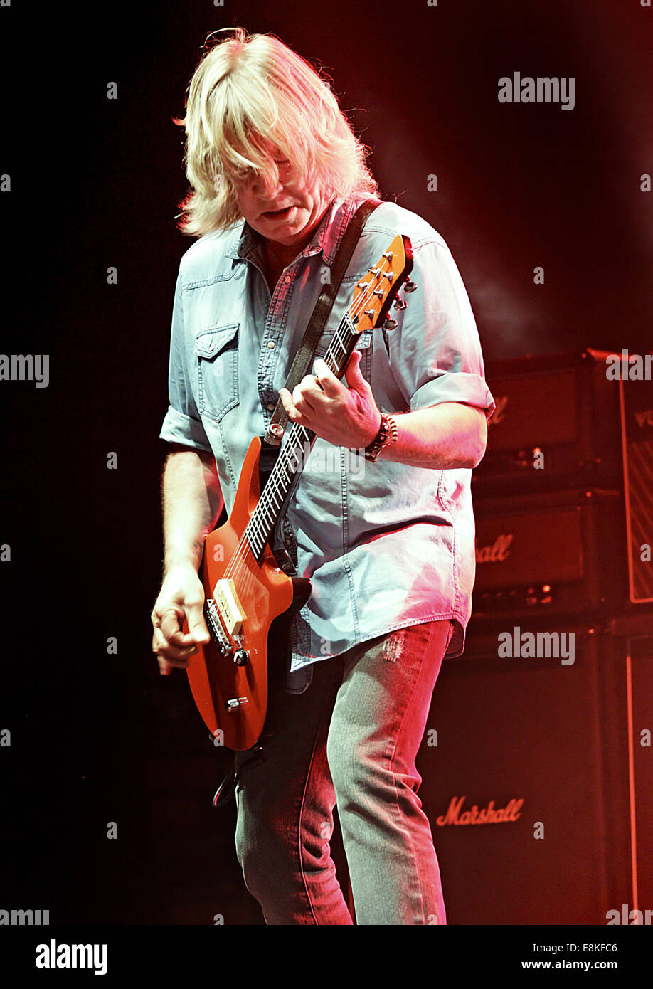 Status Quo performing live on stage on their 'Frantic Four' tour at ...