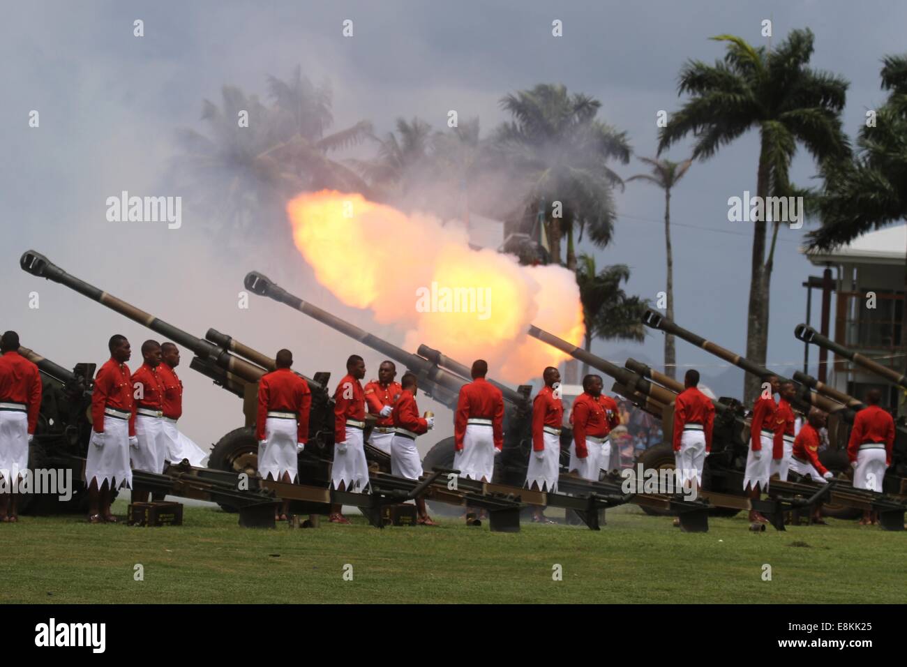 Suva, Fiji. 10th Oct, 2014. Fijian military guard of honor fire 21 gun ...