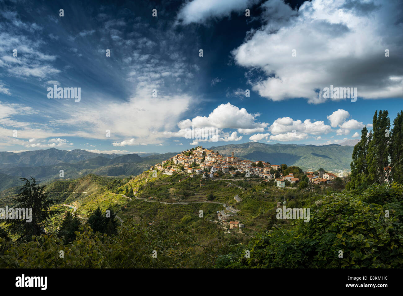 Top of a mountain medieval hi-res stock photography and images - Alamy